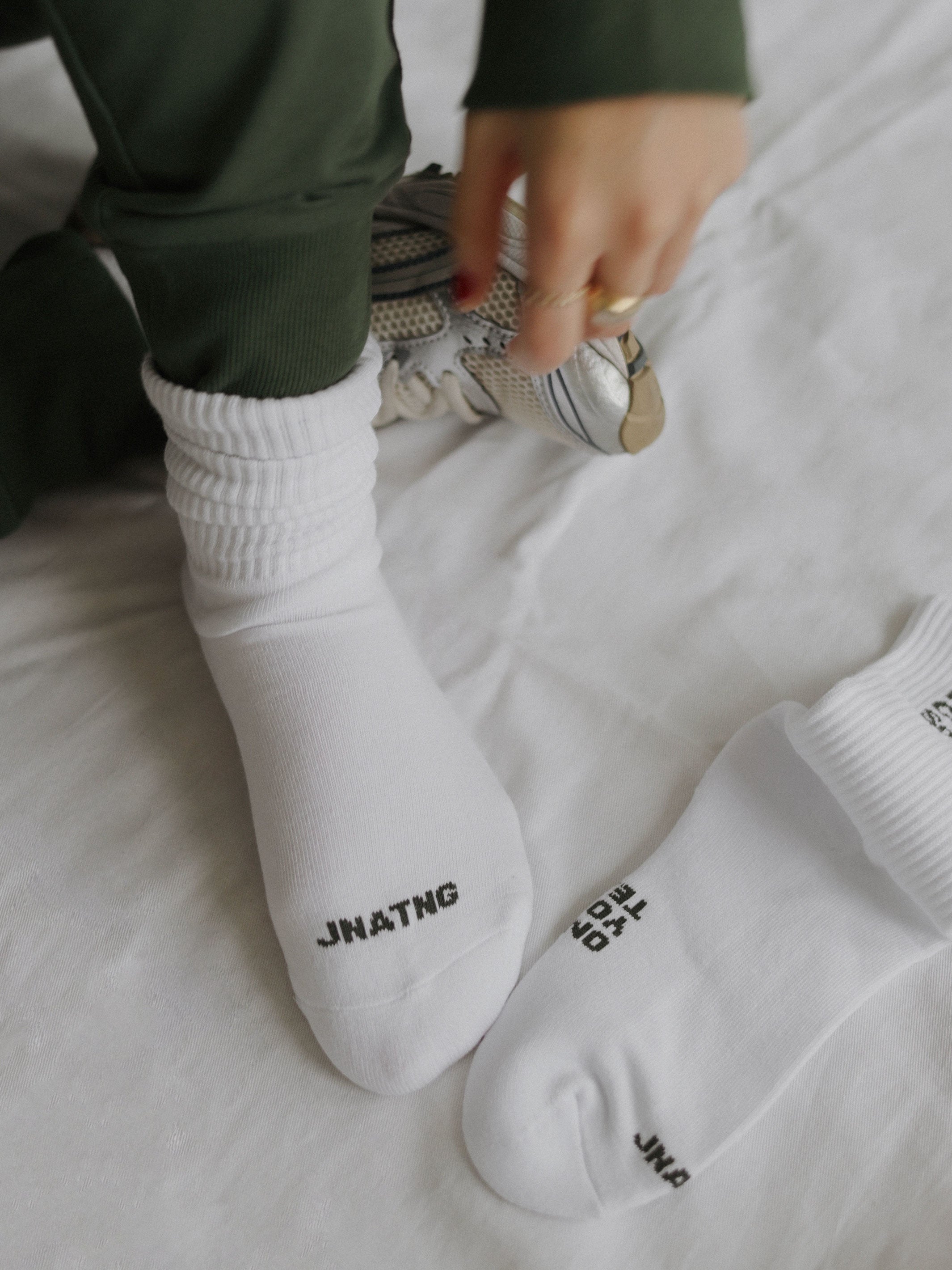 JNATNG | Forward Basics | White Crew Sock – JENA TANG